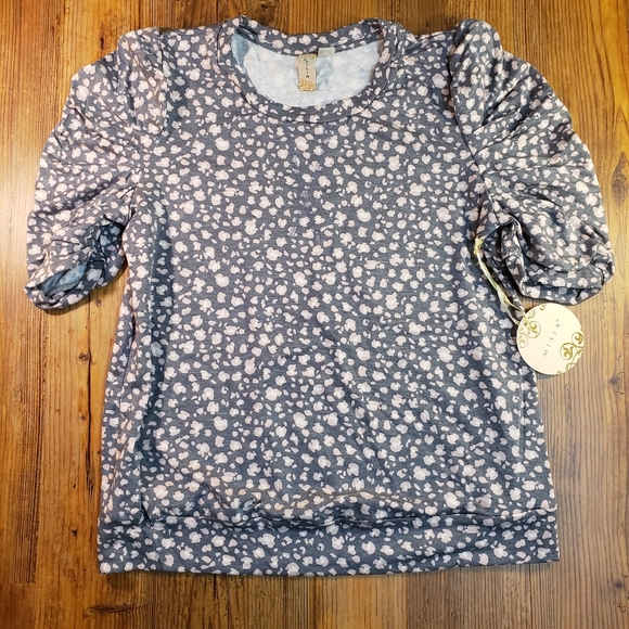Misia | Tops | Misia Puff Sleeve M Top On Trend Nwt Gray Pink Cute ...